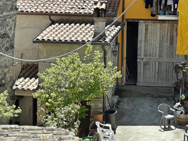 Appartamento in vendita a Pescorocchiano