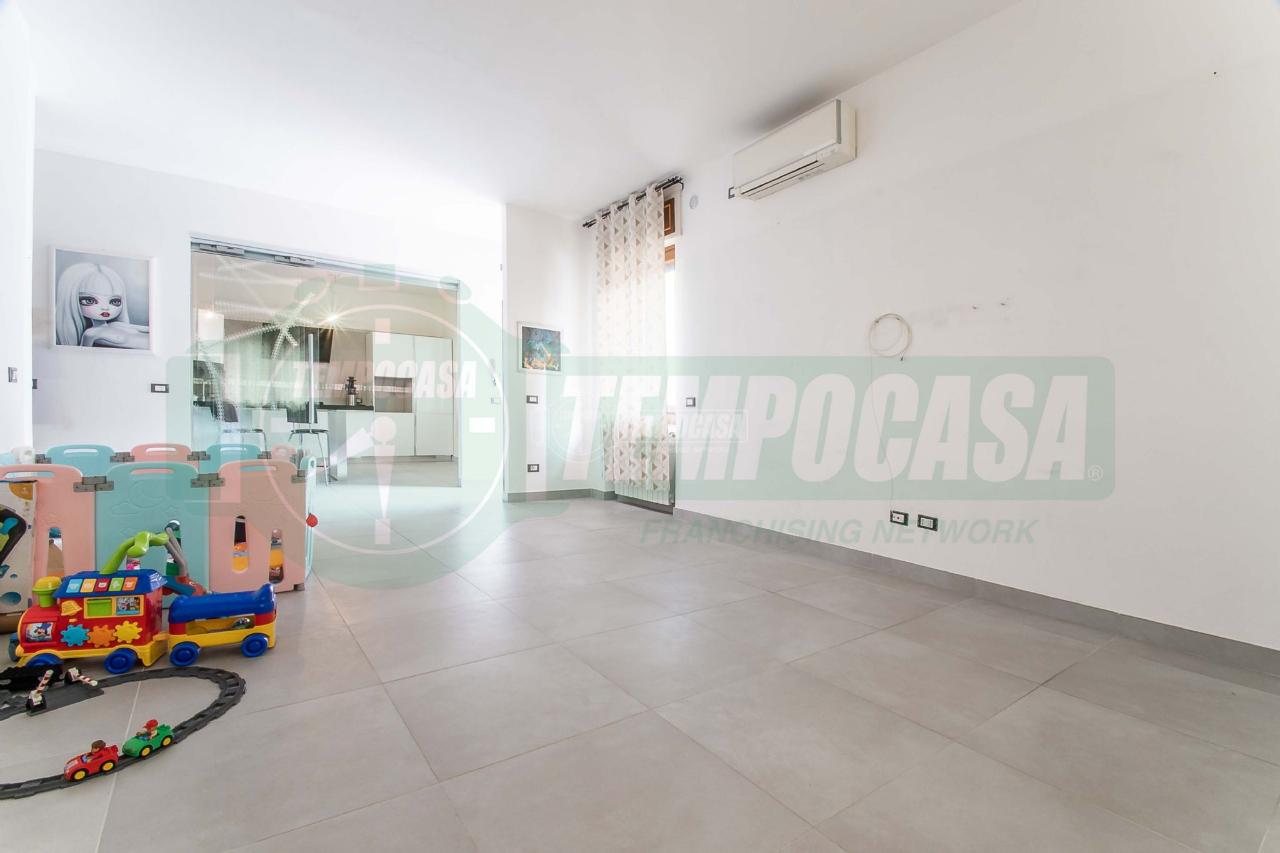 Villa a schiera in vendita a Olgiate Olona Foto-4