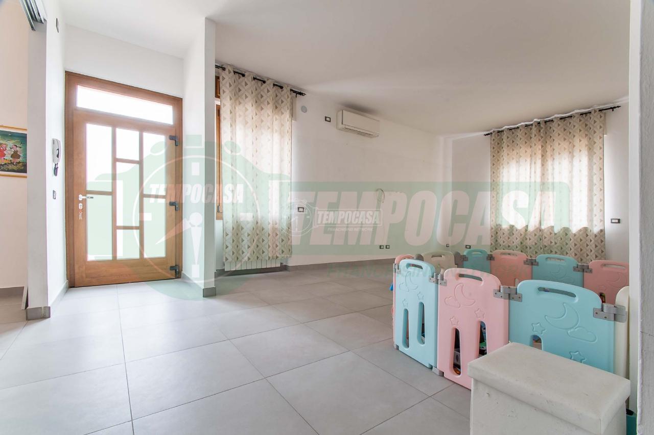 Villa a schiera in vendita a Olgiate Olona Foto-12