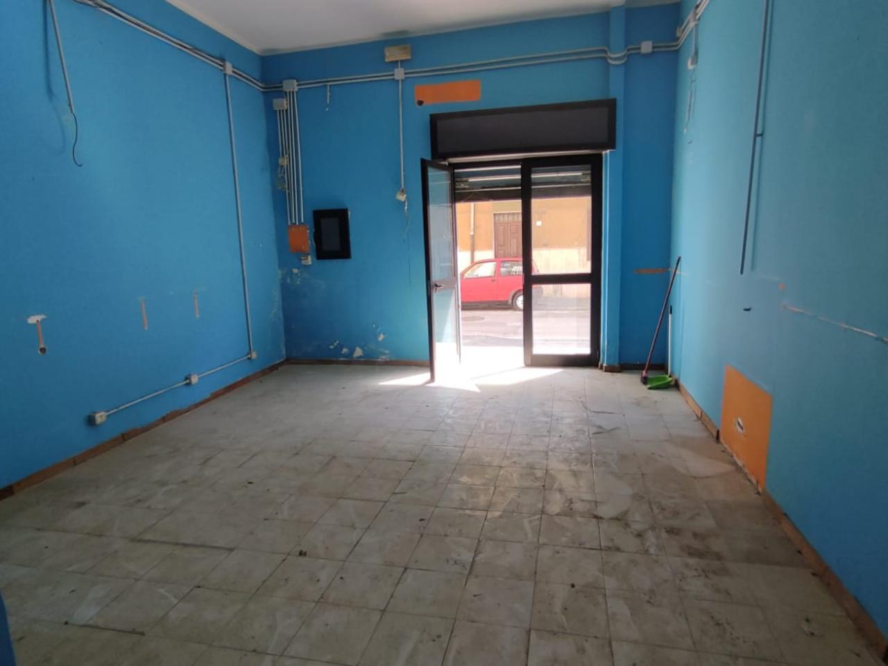 Negozio in affitto a Casalnuovo Di Napoli