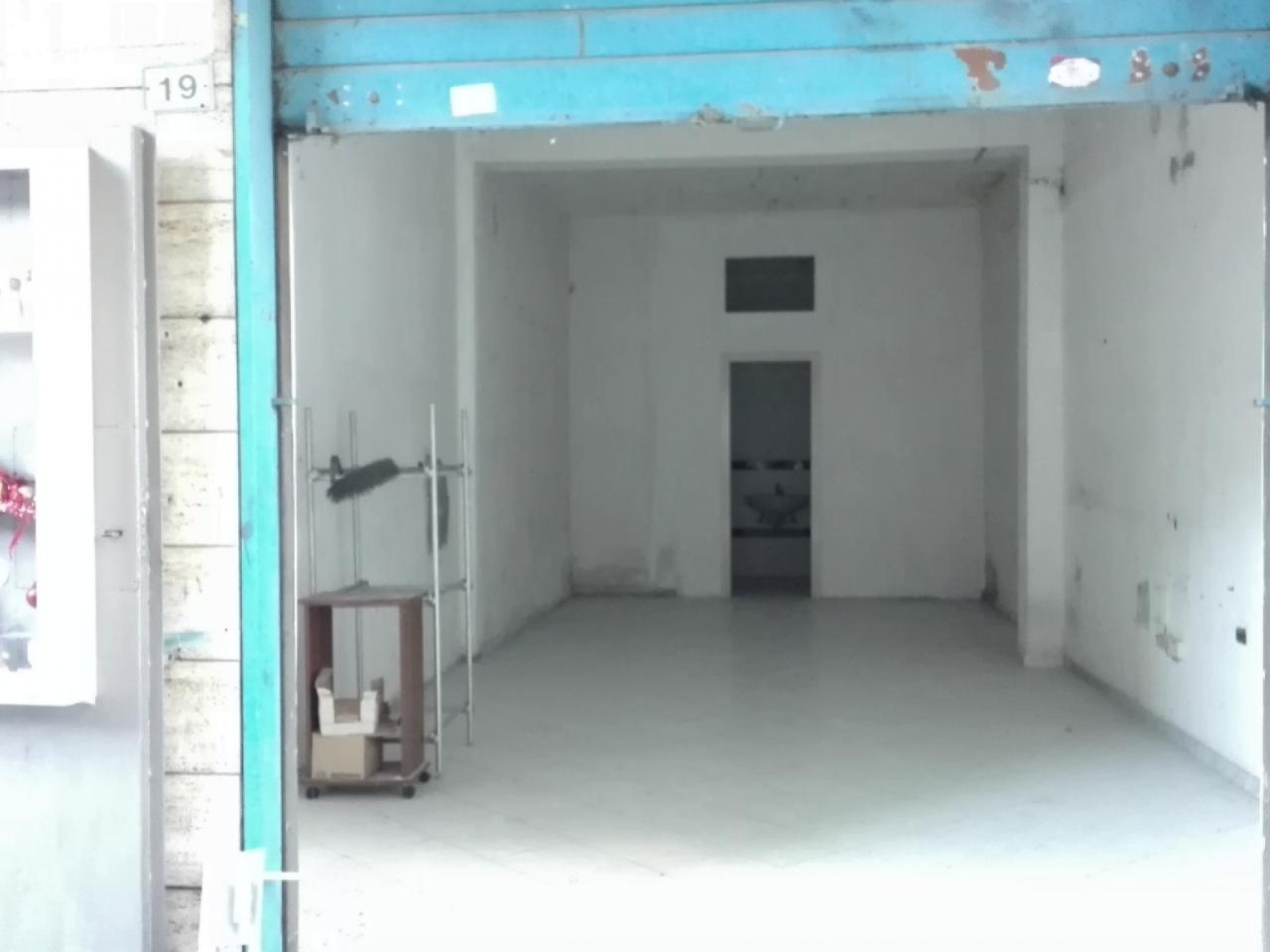 Negozio in affitto a Melito Di Napoli