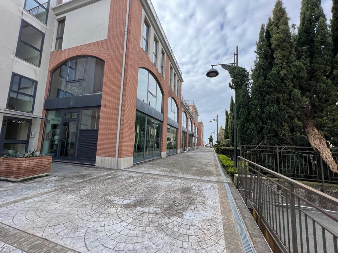 Ufficio in vendita a Montecorvino Pugliano