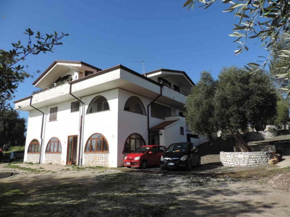Casa indipendente in vendita a Guidonia Montecelio