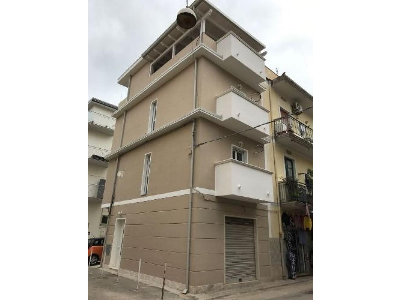 Palazzo in vendita a Battipaglia