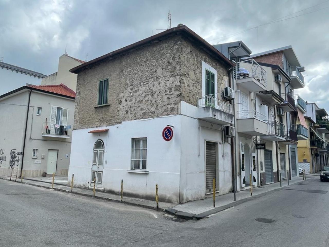 Palazzo in vendita a Battipaglia