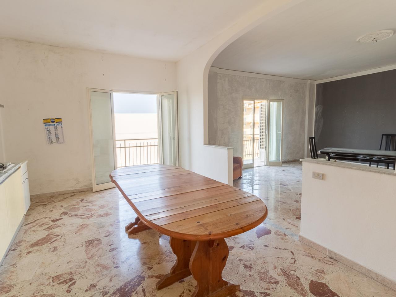 Appartamento in vendita a Campofelice Di Roccella