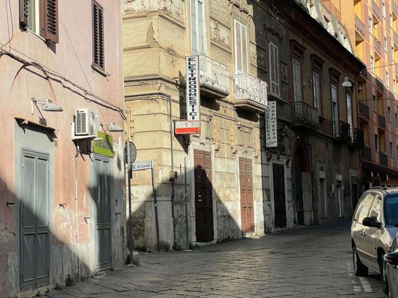 Negozio in affitto a Maddaloni