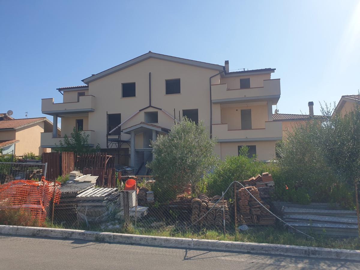 Palazzina commerciale in vendita a Grosseto