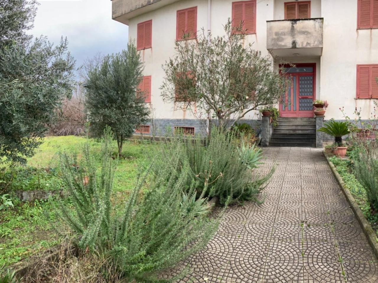 Palazzo in vendita a Palma Campania