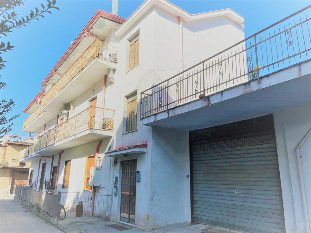 Palazzo in vendita a Palma Campania