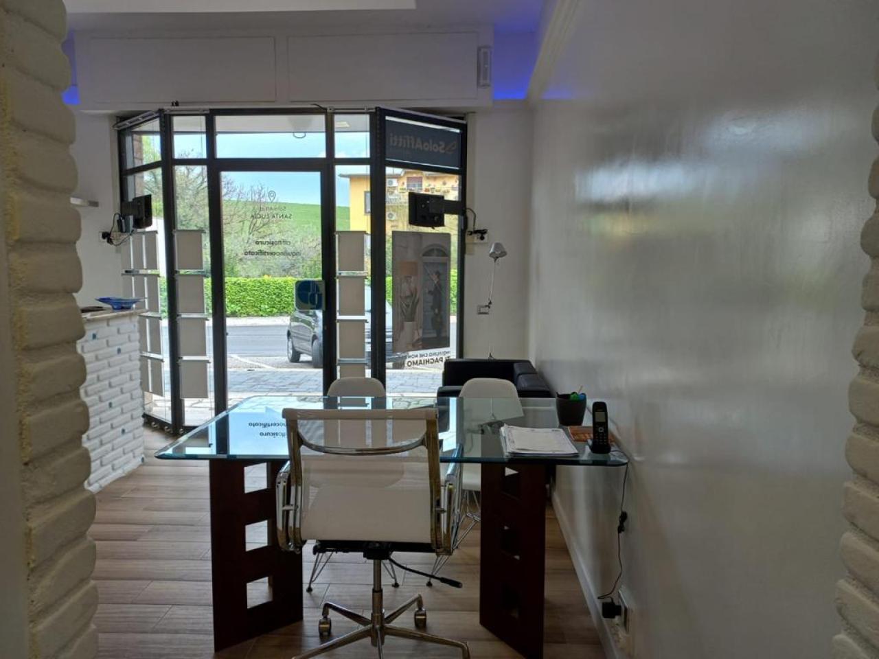 Negozio in affitto a Fonte Nuova