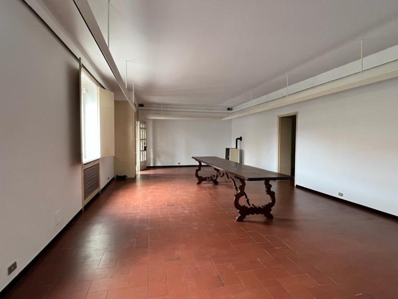 Negozio in affitto a Palazzolo Sull'Oglio