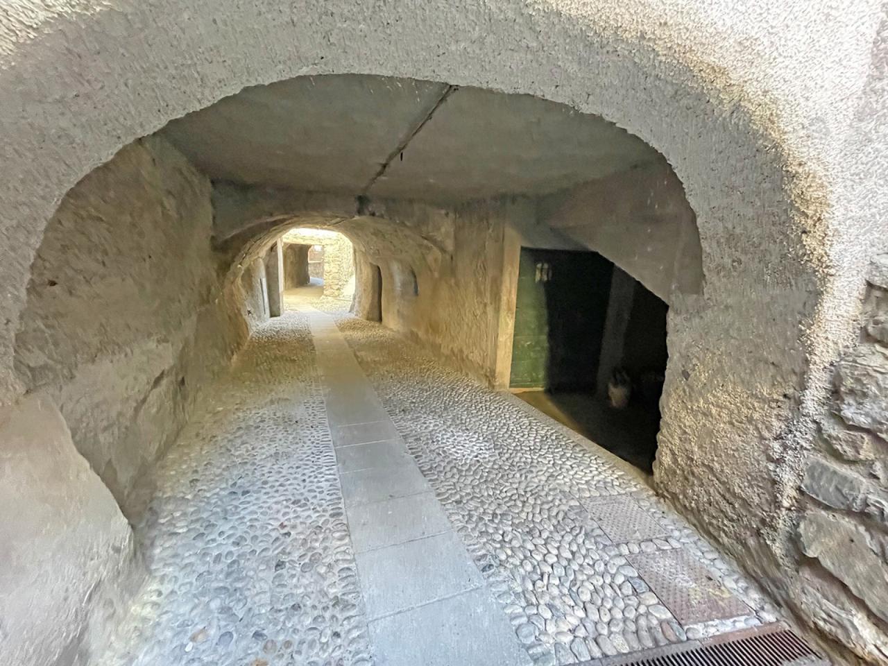 Palazzo in vendita a Losine