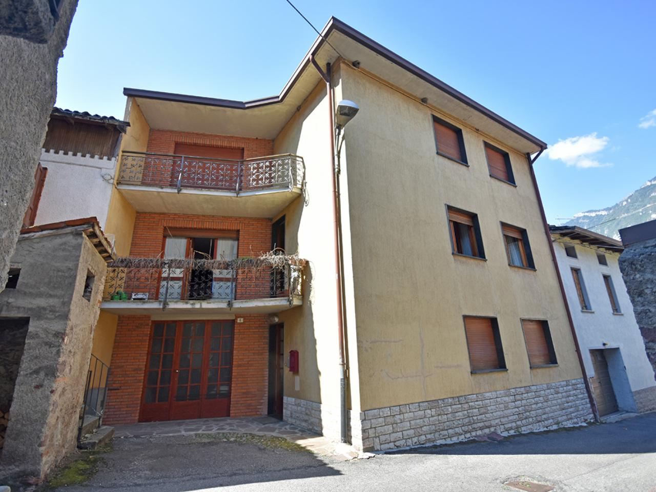 Palazzo in vendita a Esine