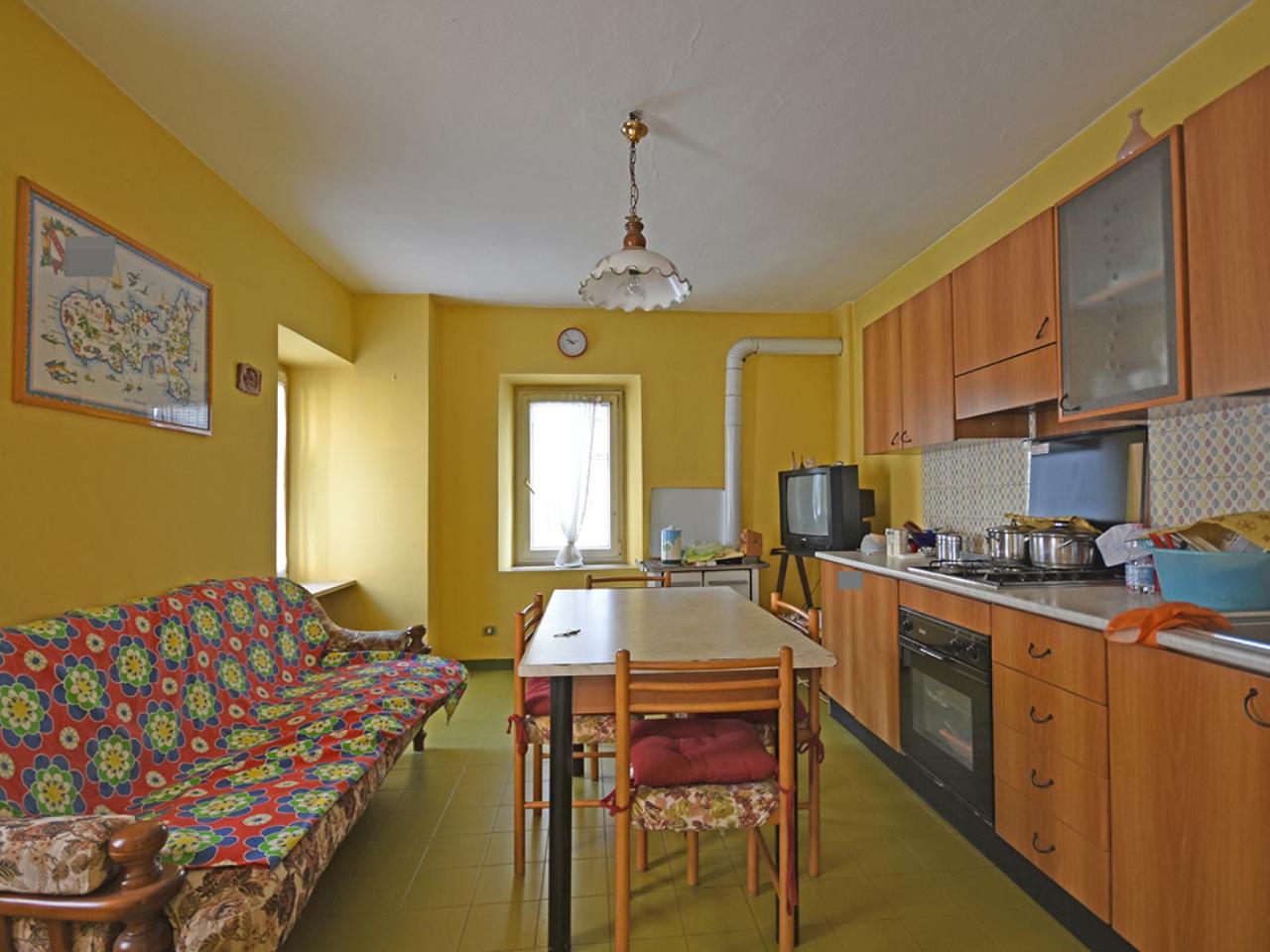 Palazzo in vendita a Berzo Inferiore