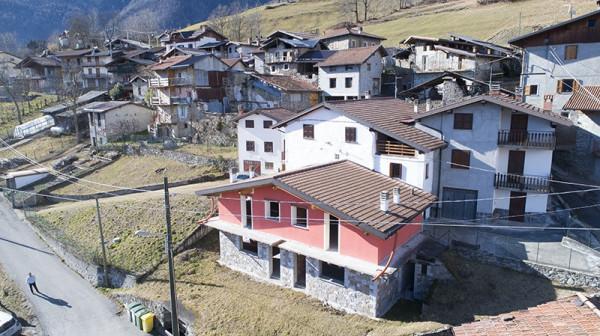 Villa bifamiliare in vendita a Malonno