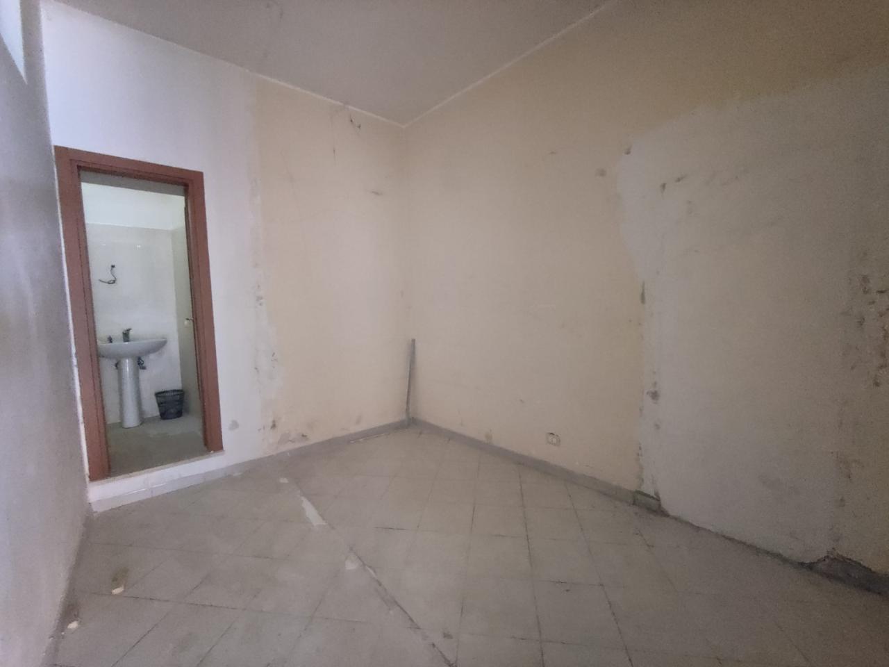 Negozio in vendita a Nola