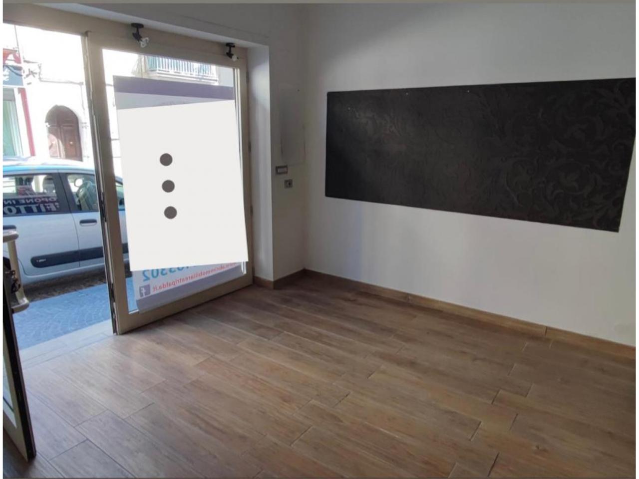 Negozio in affitto a Atripalda