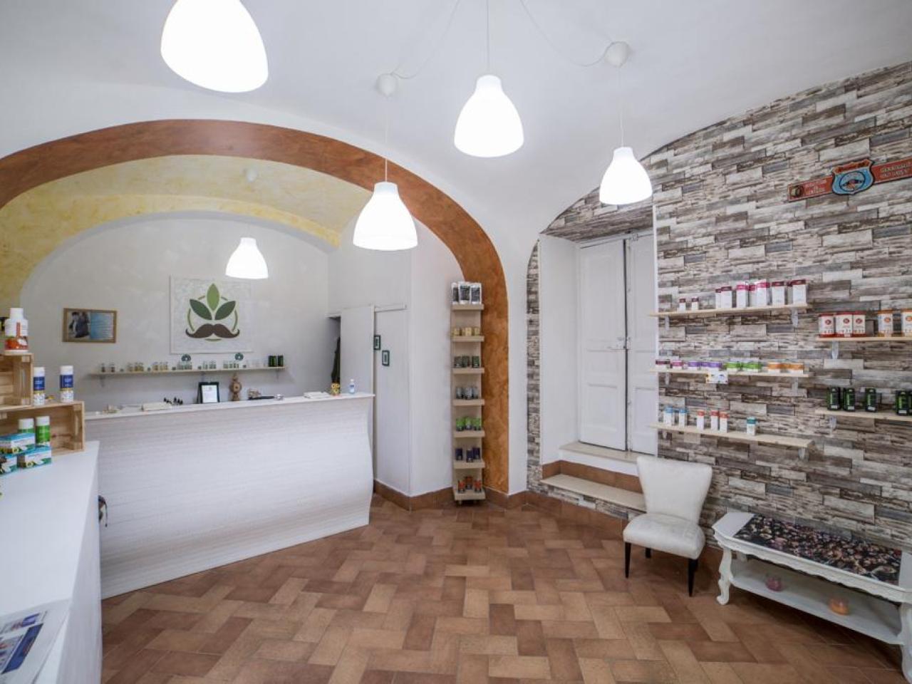 Negozio in affitto a Cava De' Tirreni