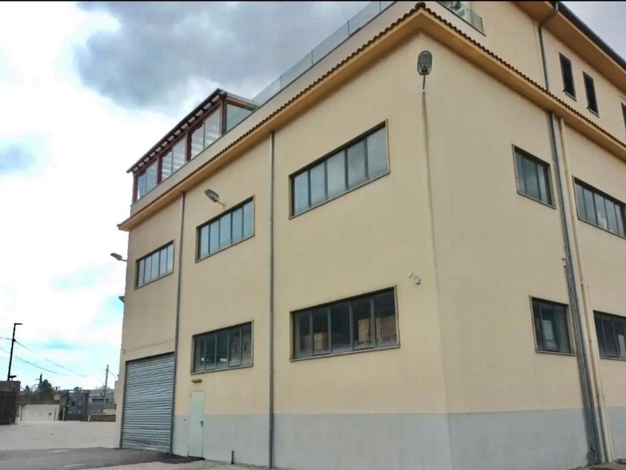 Capannone in vendita a Cava De' Tirreni