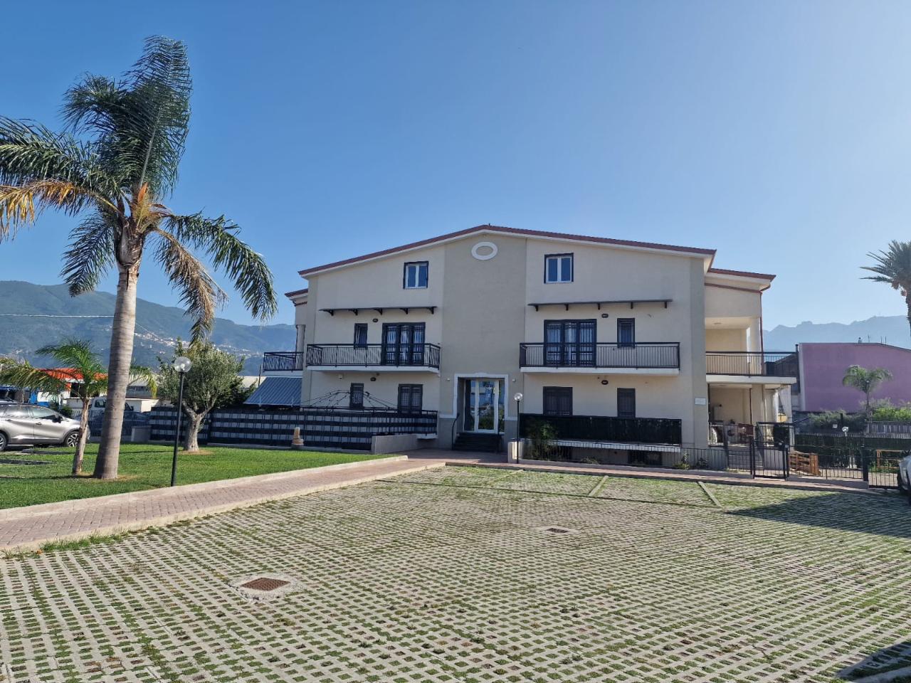 Appartamento in vendita a Santa Maria La Carita'