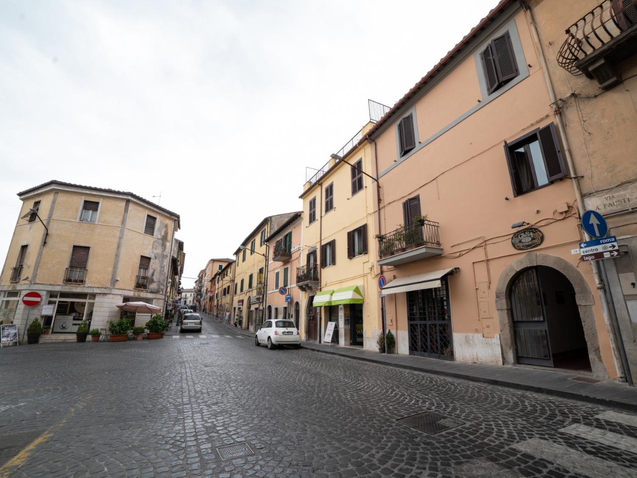 Negozio in vendita a Bracciano