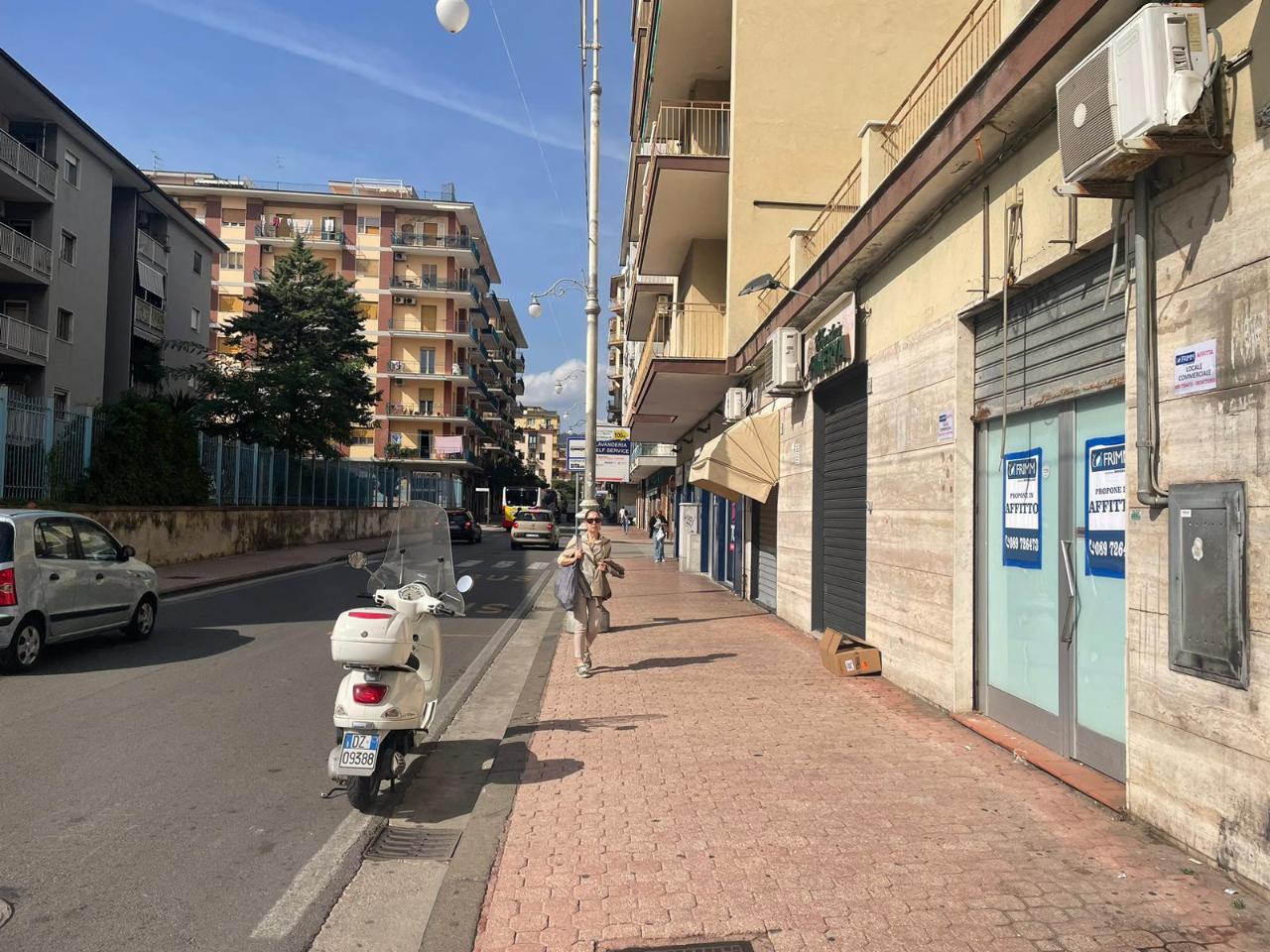 Negozio in affitto a Salerno