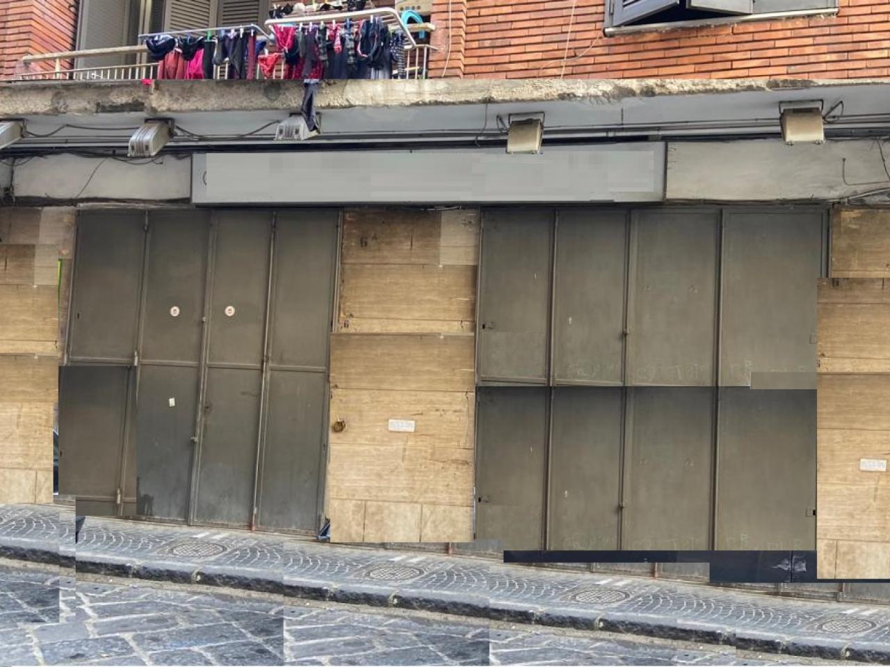 Negozio in vendita a Casoria