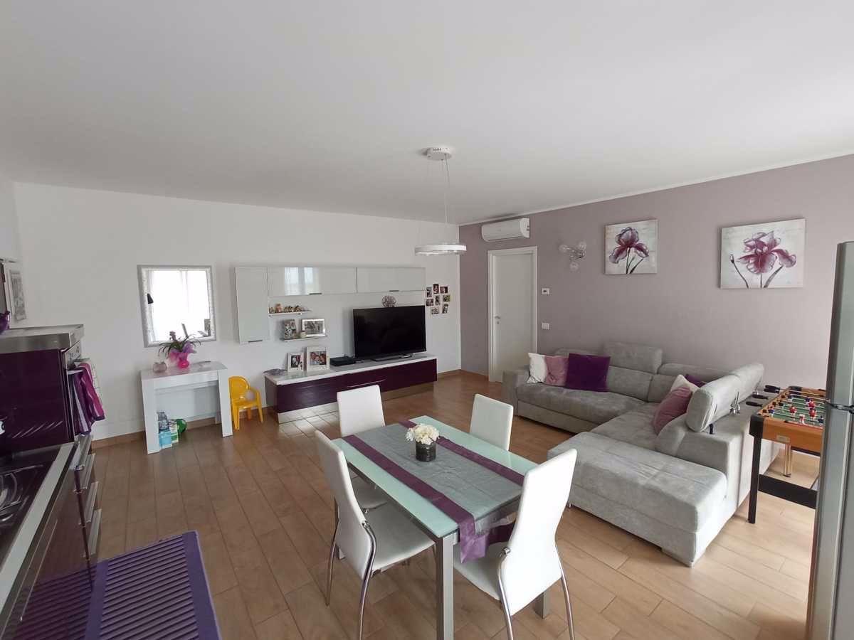 Appartamento in vendita a Robecco Sul Naviglio