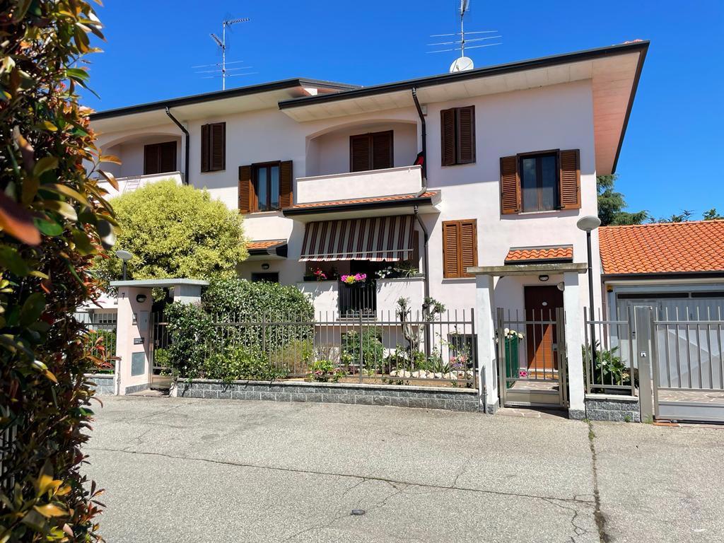 Villa in vendita a Marcallo Con Casone