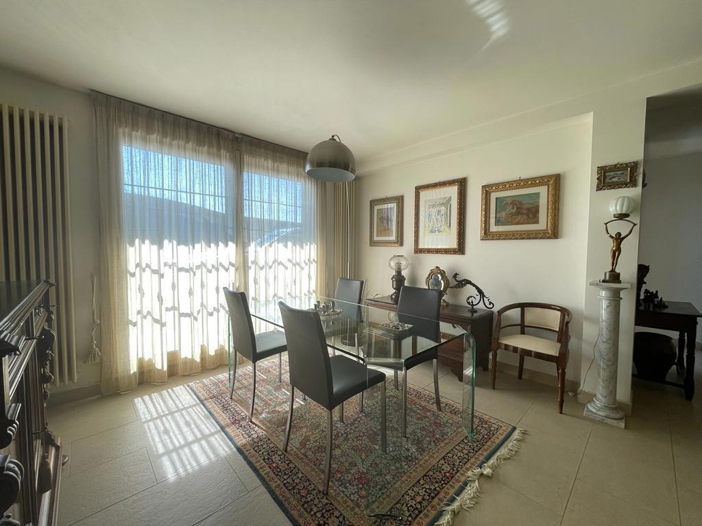 Villa in vendita a Robecco Sul Naviglio