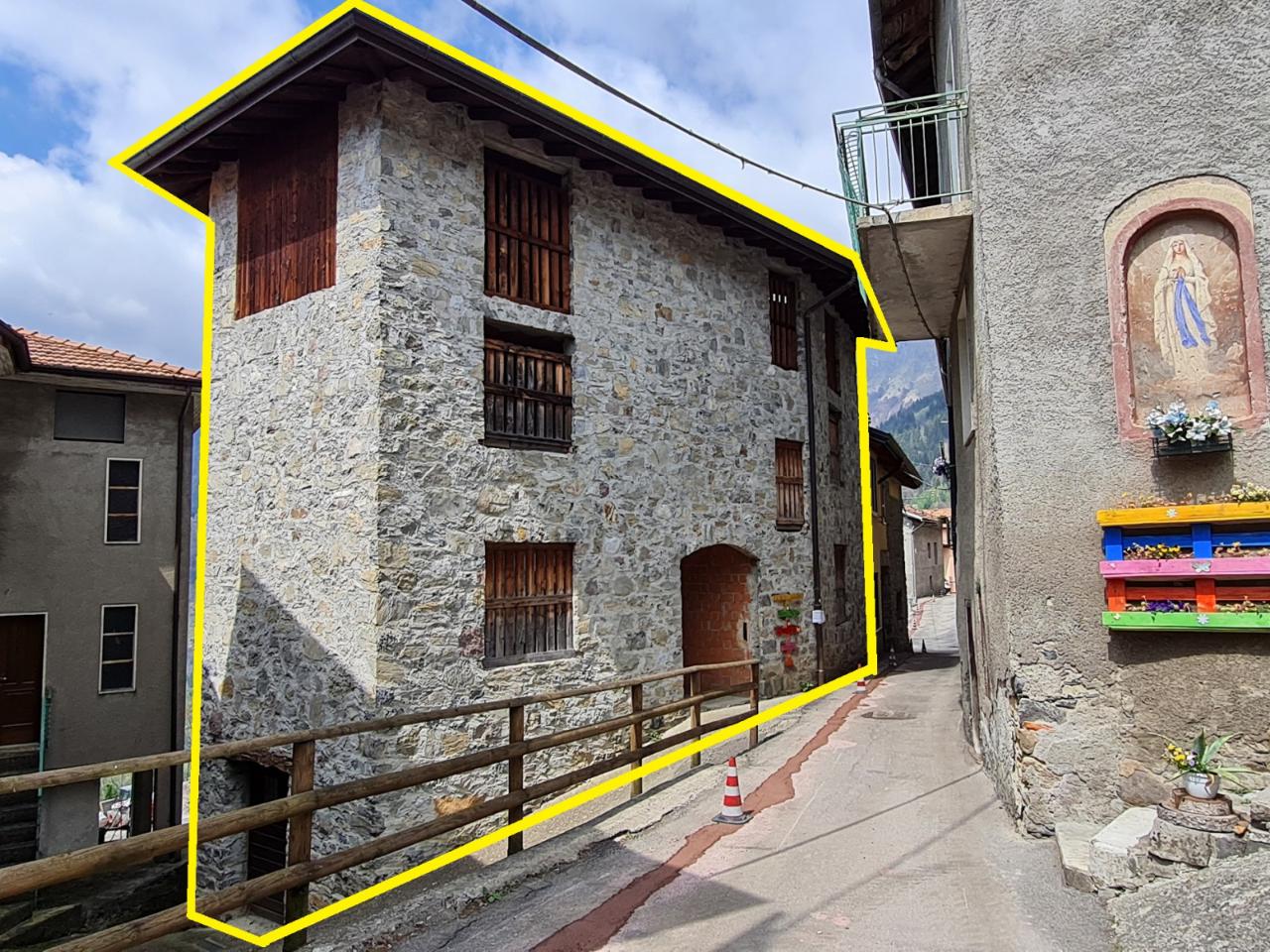 Palazzo in vendita a Lozio