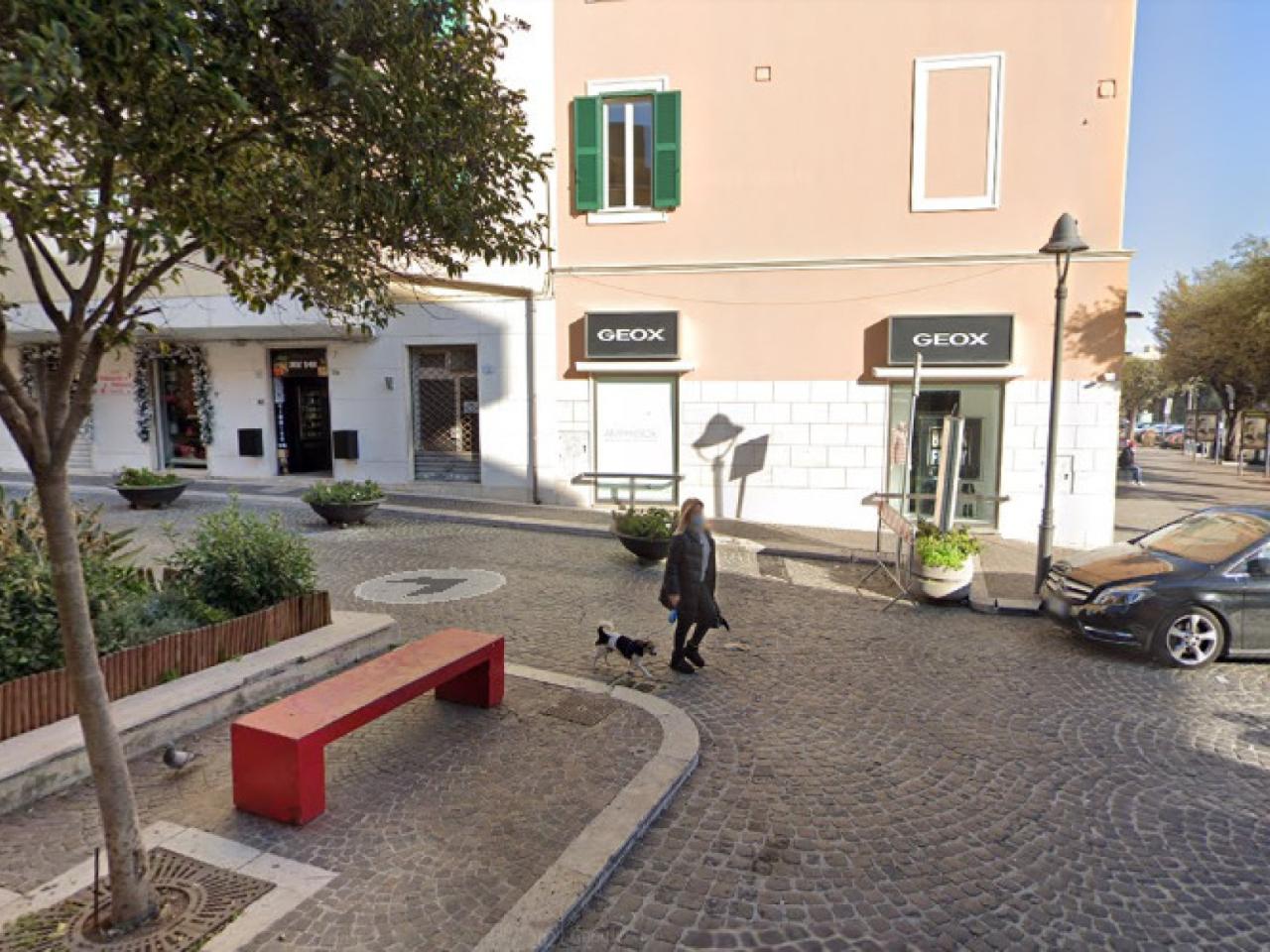 Negozio in vendita a Nettuno