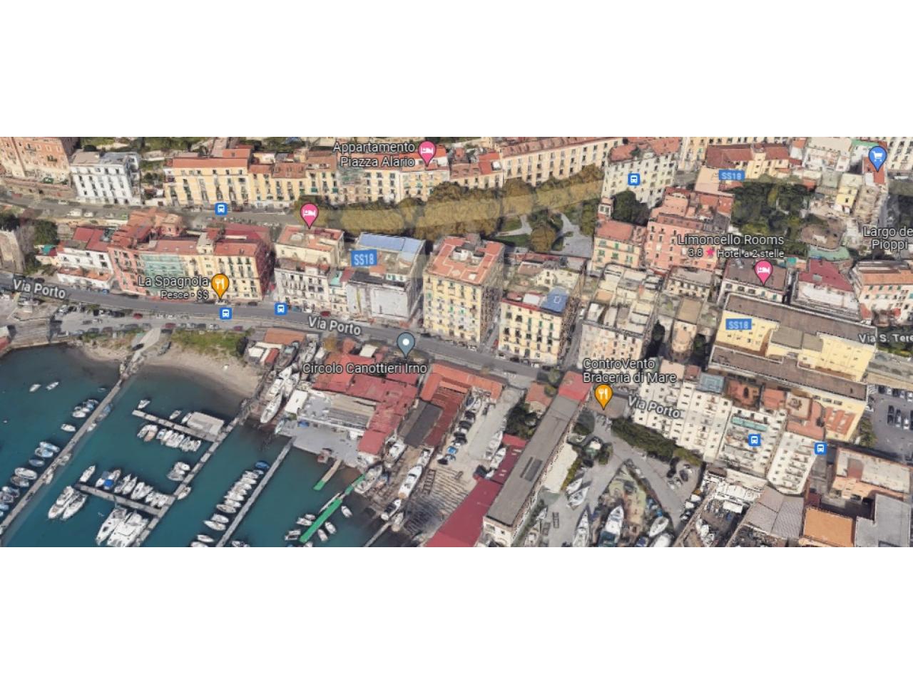 Negozio in affitto a Salerno