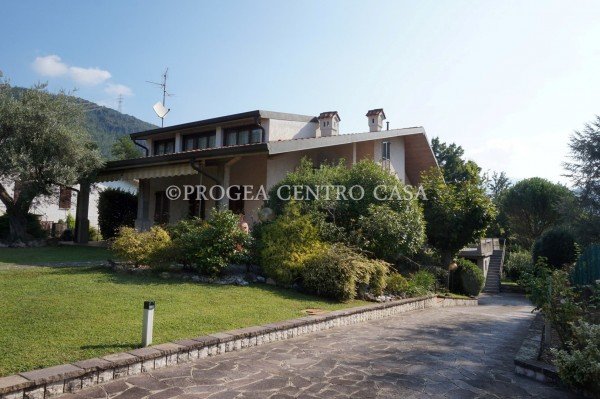Villa in vendita a Trescore Balneario