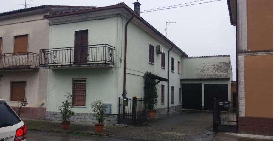 Porzione di casa in vendita a Monticelli D'Ongina