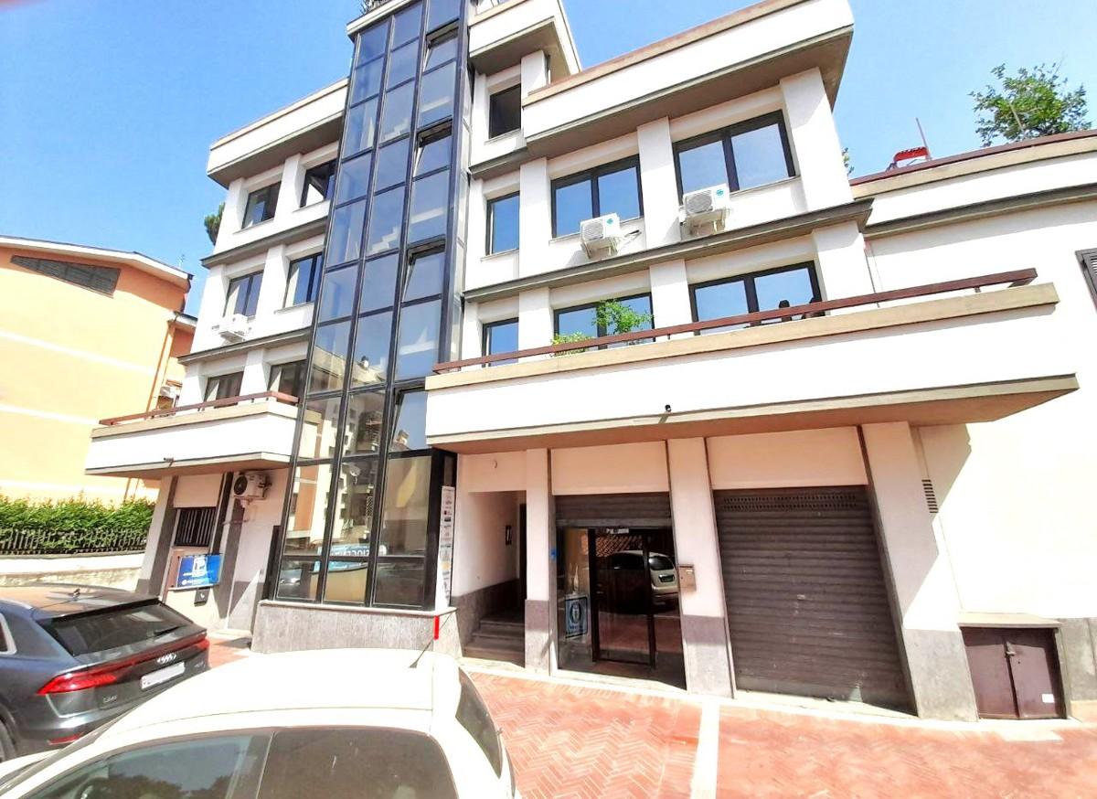 Ufficio in affitto a Grottaferrata