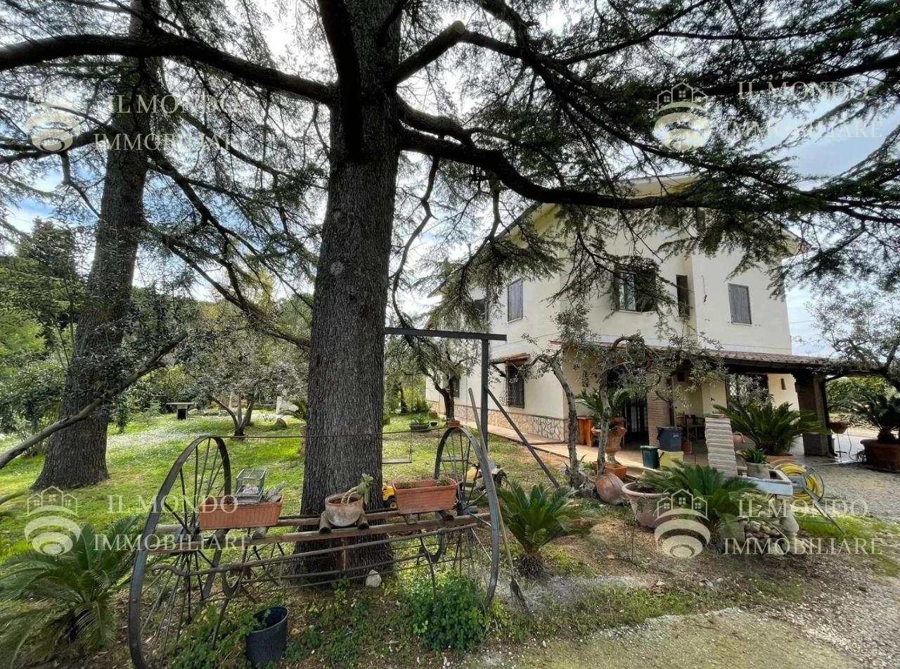 Villa in vendita a Palombara Sabina