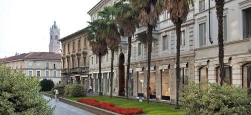 Negozio in vendita a Monza