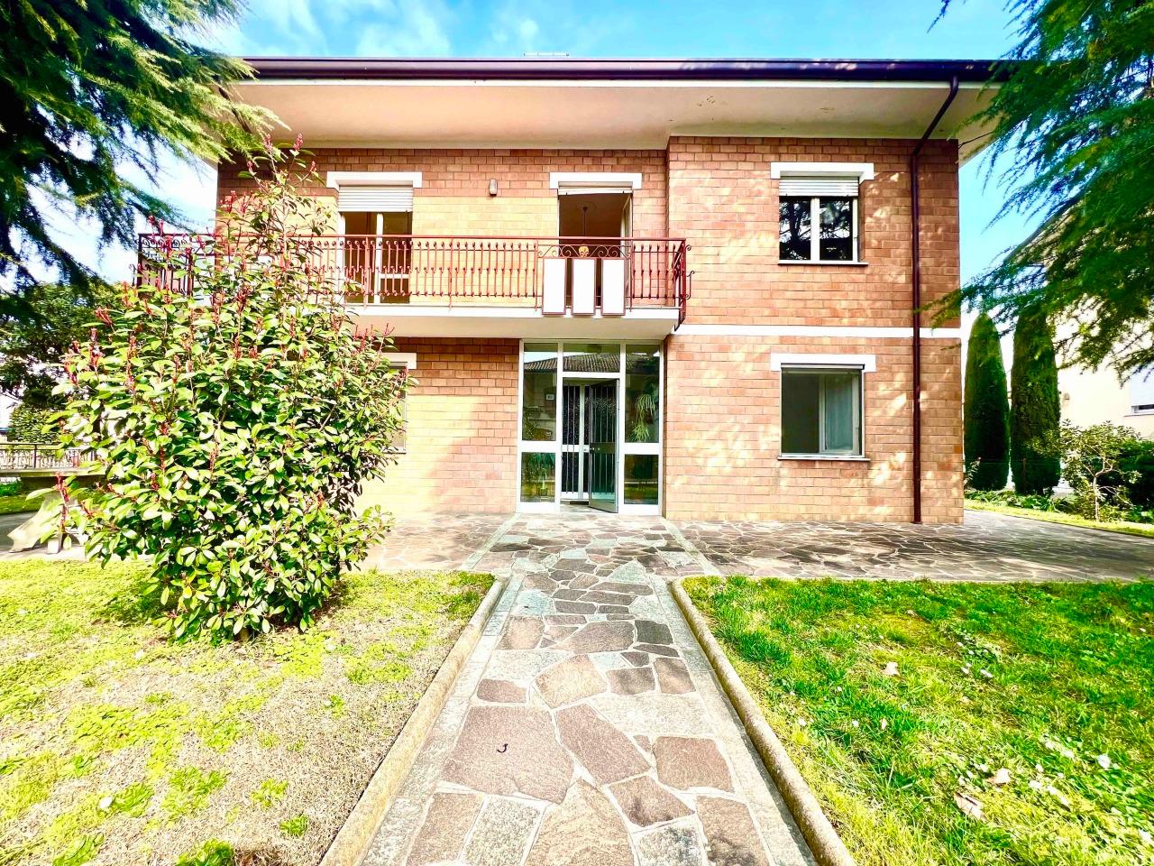 Casa indipendente in vendita a Cesena