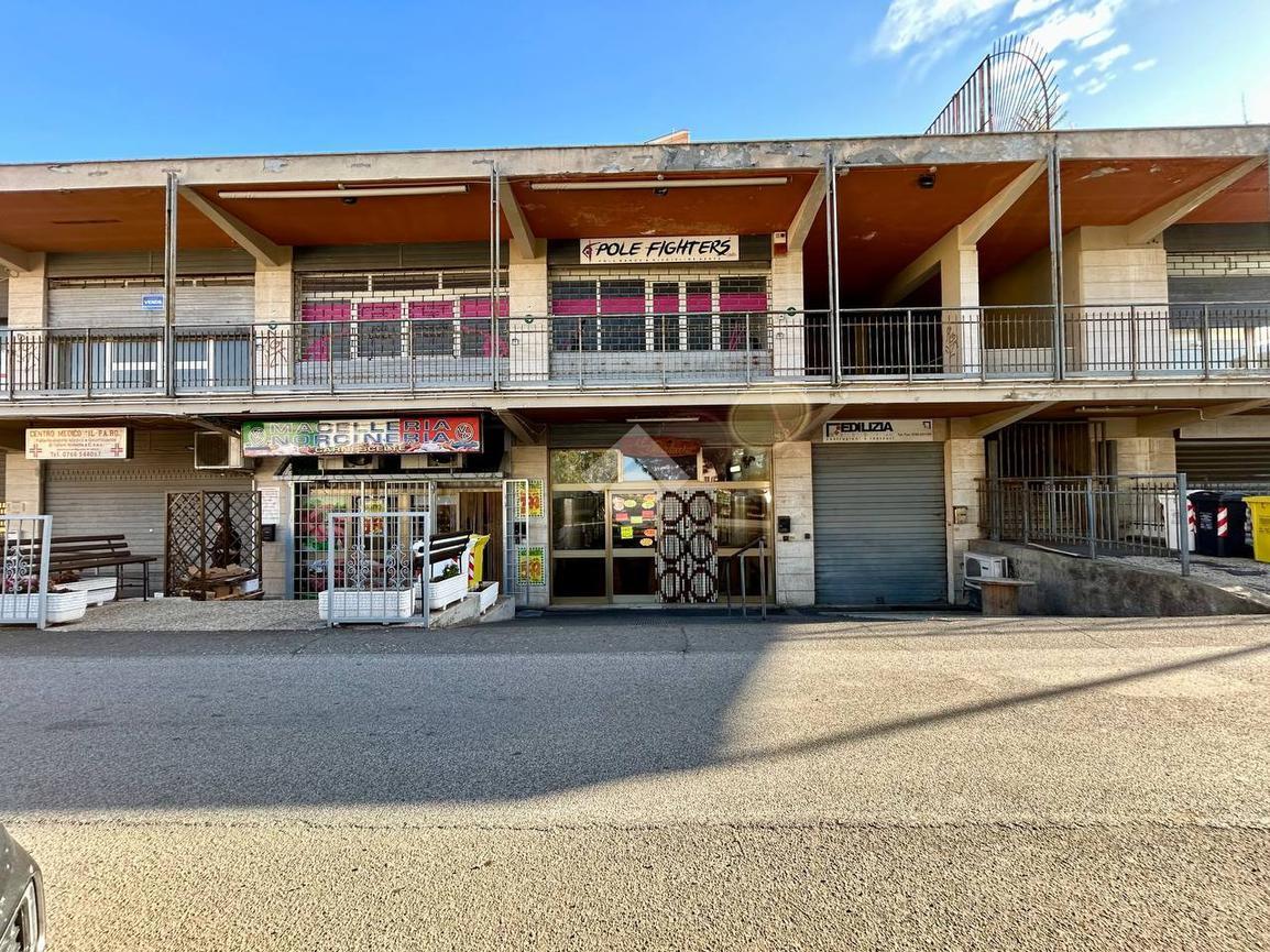 Negozio in vendita a Civitavecchia