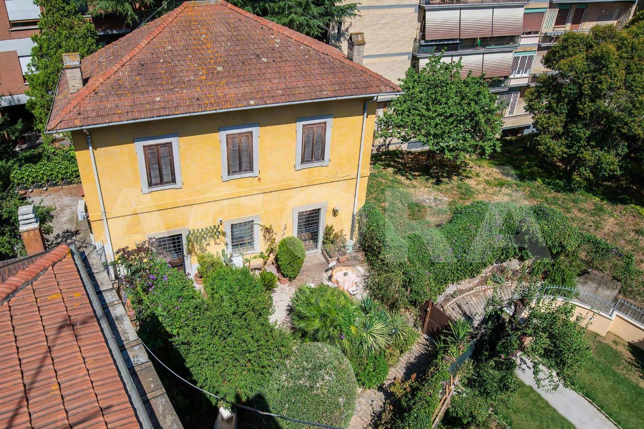 Casa indipendente in vendita a Roma