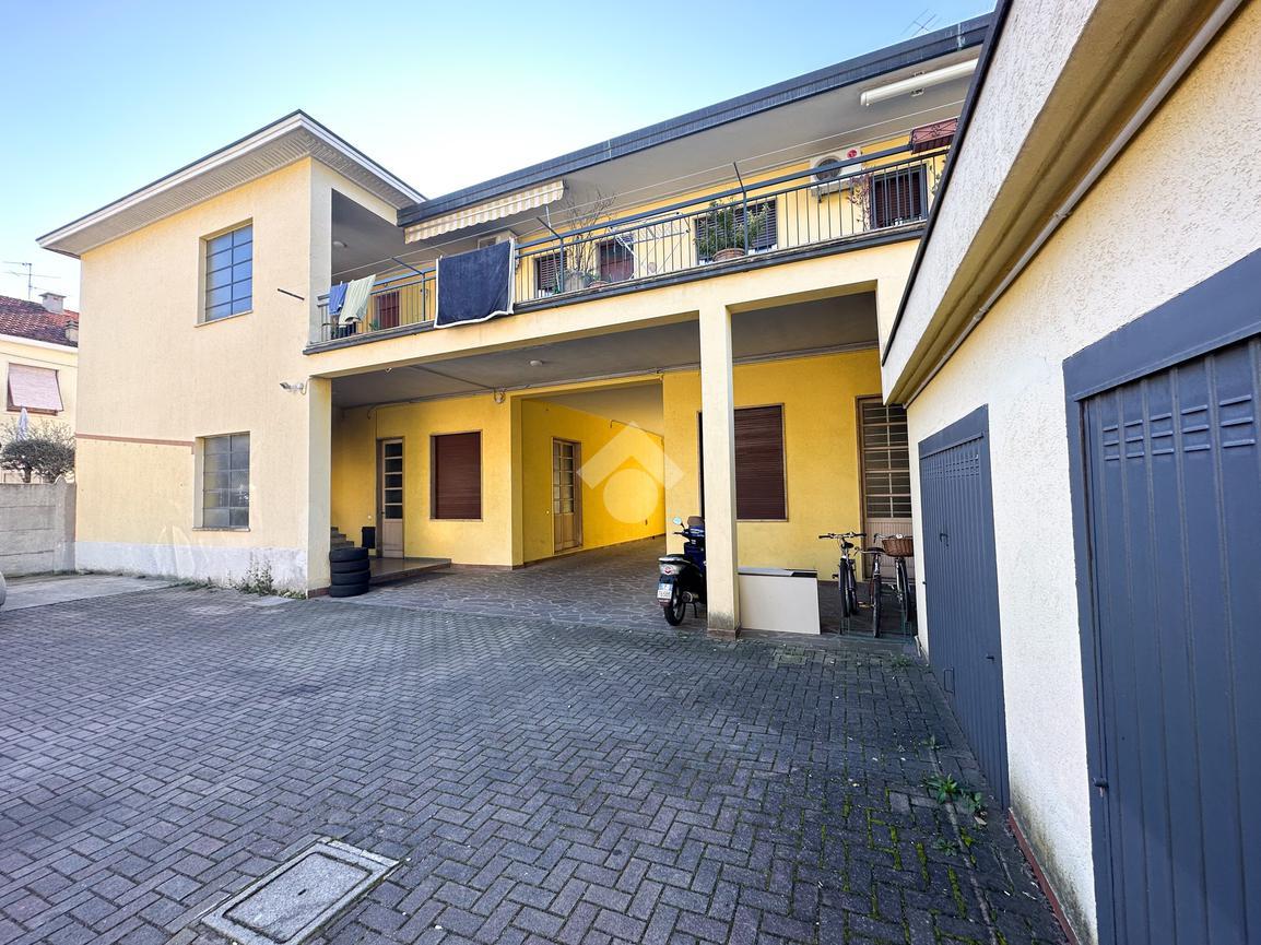 Magazzino in vendita a Lissone