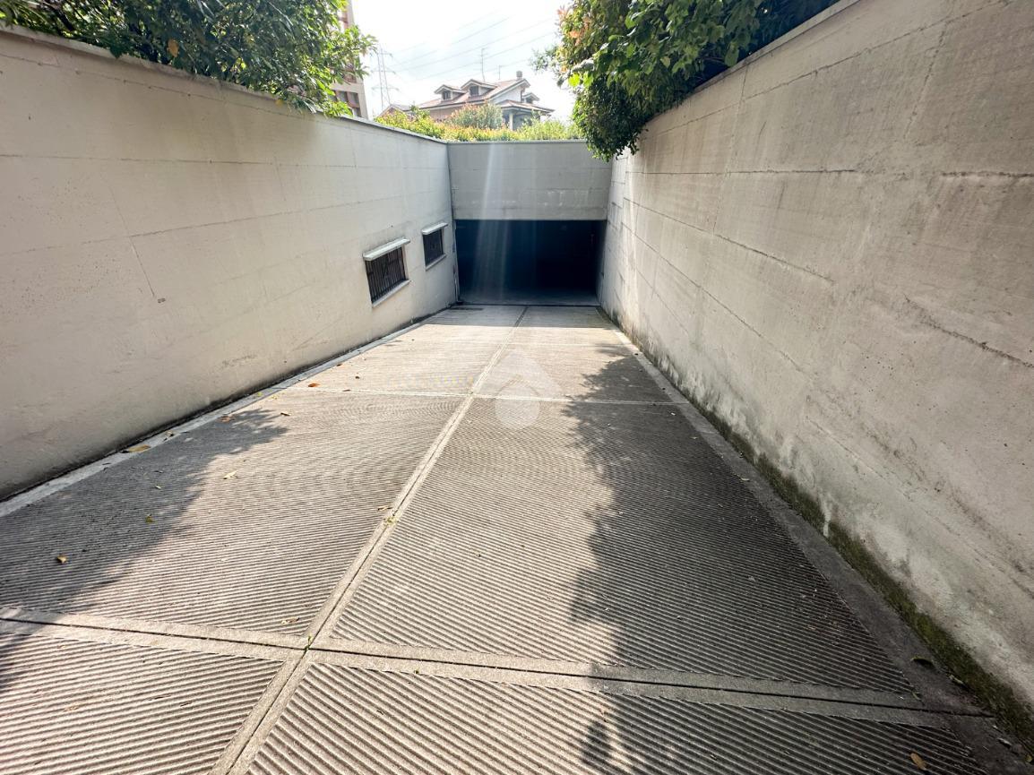 Magazzino in vendita a Brugherio