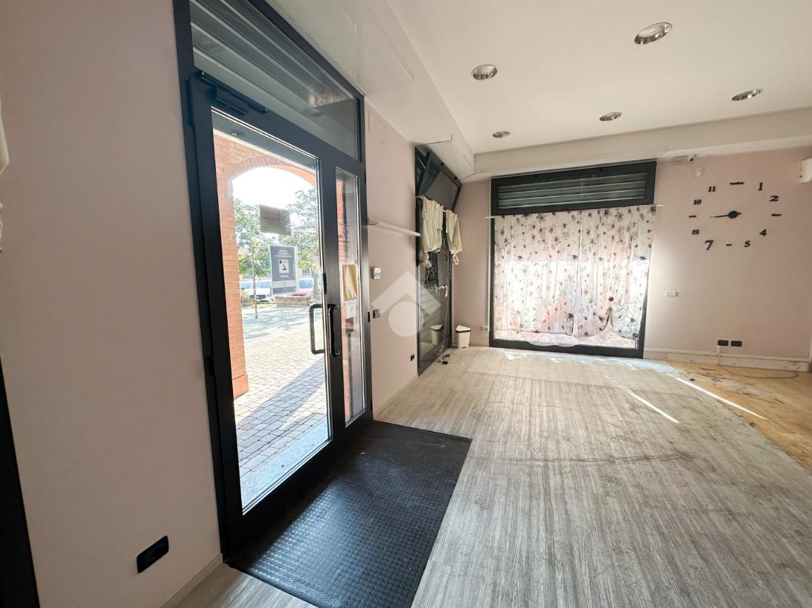 Negozio in affitto a Lissone