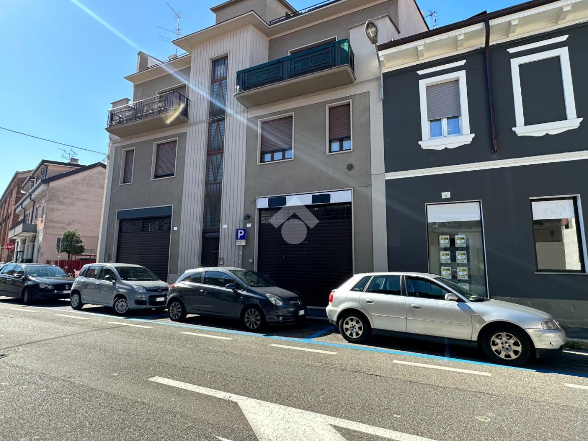 Negozio in affitto a Lissone