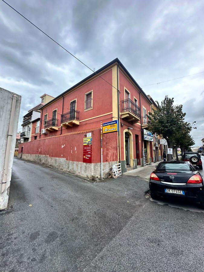 Casa indipendente in vendita a Barcellona Pozzo Di Gotto