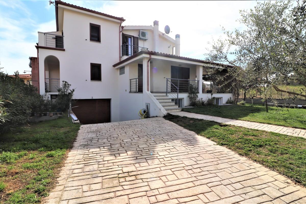 Villa in vendita a Girasole