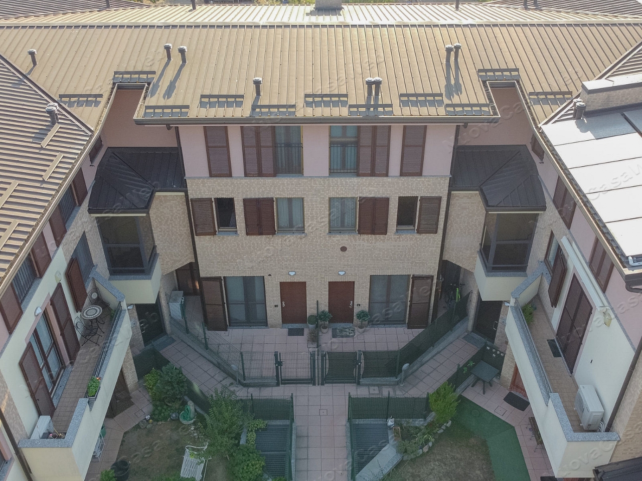 Trilocale in Via Carducci 435, Caronno Pertusella