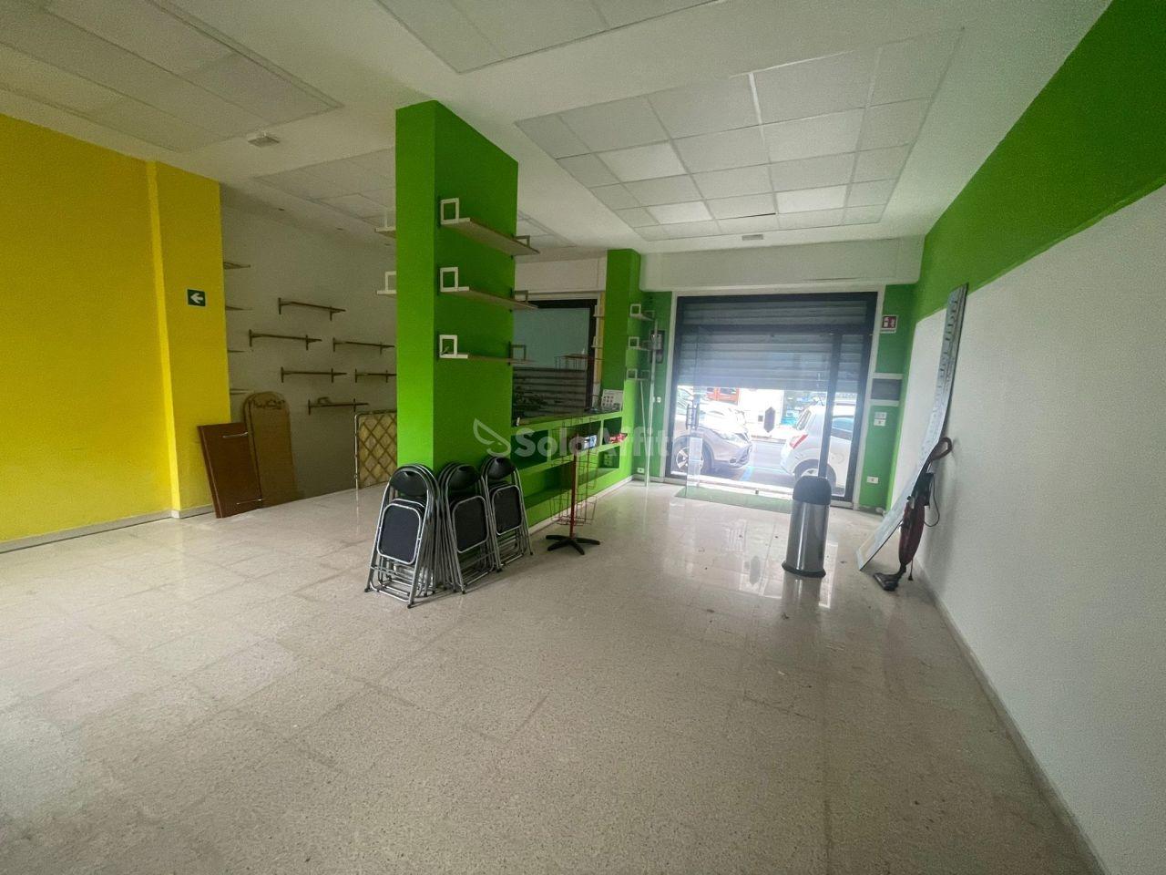 Negozio in affitto a Reggio Calabria